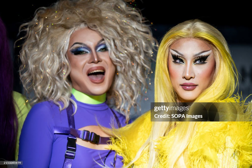 Nymphia Wind Takes Photos With A Drag Queen During A Meet And Greet