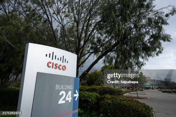 Cisco pops as it ups full-year earnings forecast after Q2 results (CSCO ...