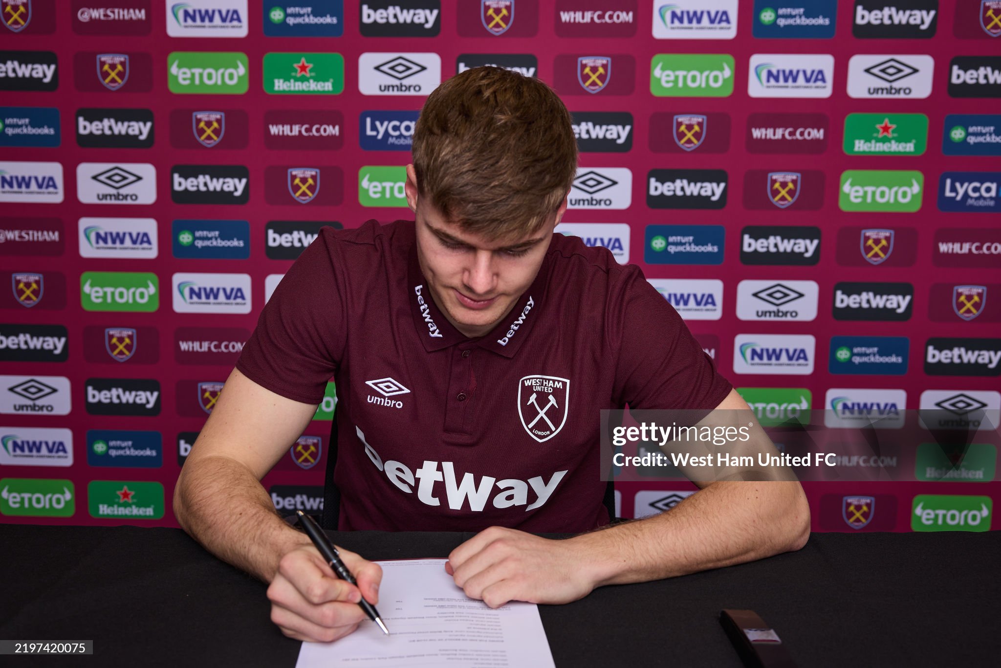 West Ham United secures a striker after failed pursuit of Brobbey and ... West Ham United secures a striker after failed pursuit of Brobbey and ...