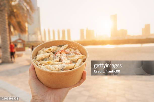 How to Plan the Perfect Holiday Feast with Delivery Services in the UAE