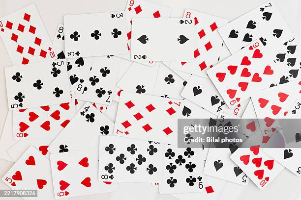 Numbered Cards vs. Base Cards: Understanding the Differences