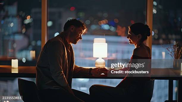 How to Plan a Romantic Evening at Uptown Lounge
