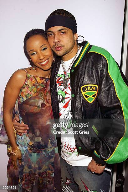 33 Sean Paul And Vivian Green On Mtv2 Stock Photos, High-Res Pictures ... 33 Sean Paul And Vivian Green On Mtv2 Stock Photos, High-Res Pictures ...