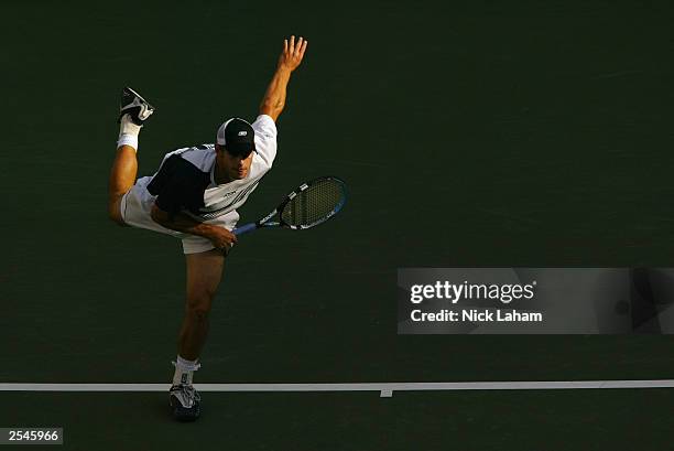 Andy Roddick Serve Photos And Premium High Res Pictures Getty Images