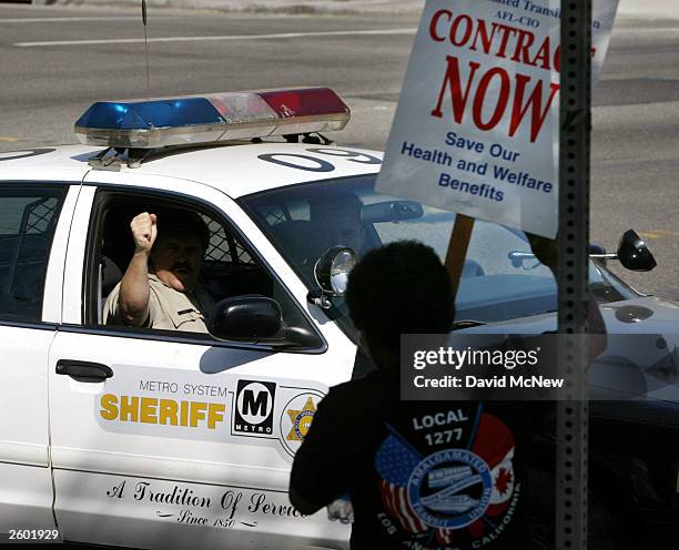 La County Sheriffs Deputy Photos And Premium High Res Pictures Getty