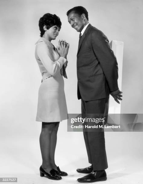 Couple Holding Hands Behind Back Photos And Premium High Res Pictures Getty Images
