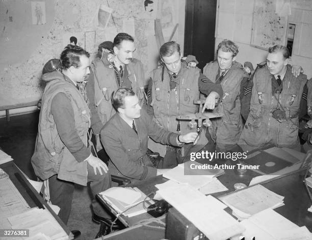 Sergeant Ww2 Photos and Premium High Res Pictures - Getty Images Sergeant Ww2 Photos and Premium High Res Pictures - Getty Images