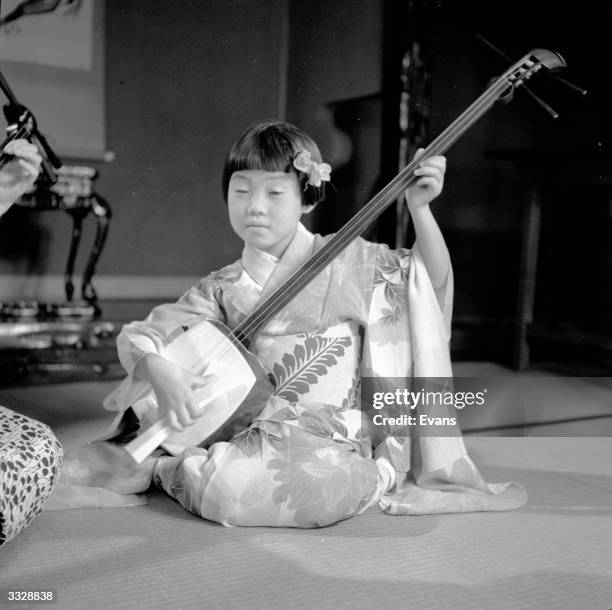 Geisha Instrument Photos And Premium High Res Pictures Getty Images