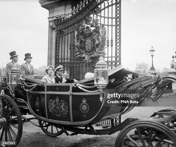 Queen Elizabeth Ii Gate Photos and Premium High Res Pictures - Getty Images Queen Elizabeth Ii Gate Photos and Premium High Res Pictures - Getty Images