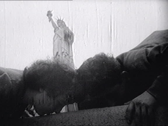 Couple By Statue Of Liberty Videos And Hd Footage Getty Images