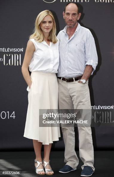 Us Actress Emily Wickersham And Us Actor Miguel Ferrer Pose During A