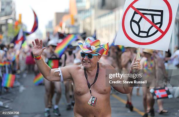 33 Yonge St Photos And Premium High Res Pictures Getty Images