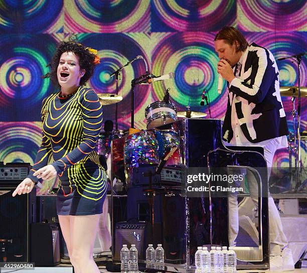 Arcade Fire Performs At Shoreline Amphitheatre Photos And Premium High
