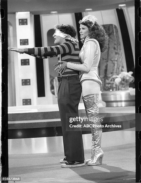 28 Raquel Welch Mork And Mindy Photos And High Res Pictures Getty Images