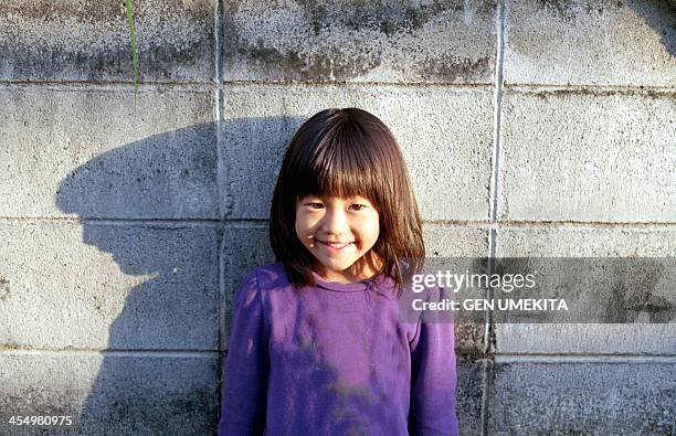 Girl Facing Wall Stock Fotos Und Bilder Getty Images