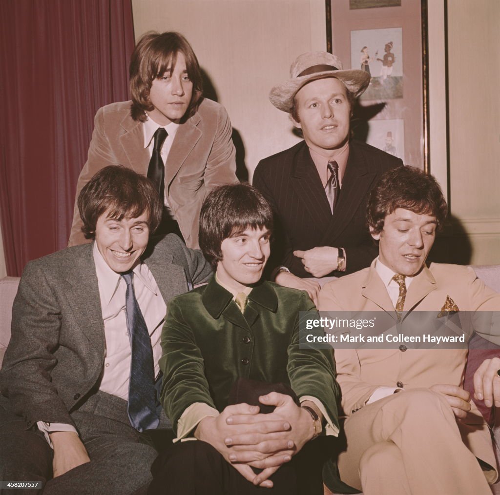 English Pop Group The Hollies Posed Circa 1969 Clockwise From Top News Photo Getty Images