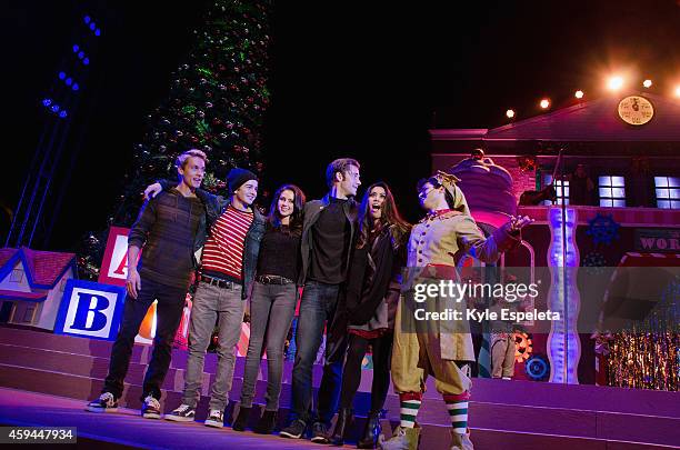 21 Ryan Newman And Luke Benward Photos & High Res Pictures - Getty Images 21 Ryan Newman And Luke Benward Photos & High Res Pictures - Getty Images