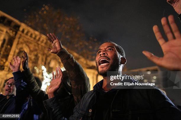 Police Chokehold Photos And Premium High Res Pictures Getty Images