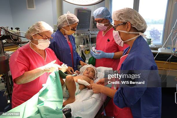 Patronage Cardiac Surgery Photos And Premium High Res Pictures Getty