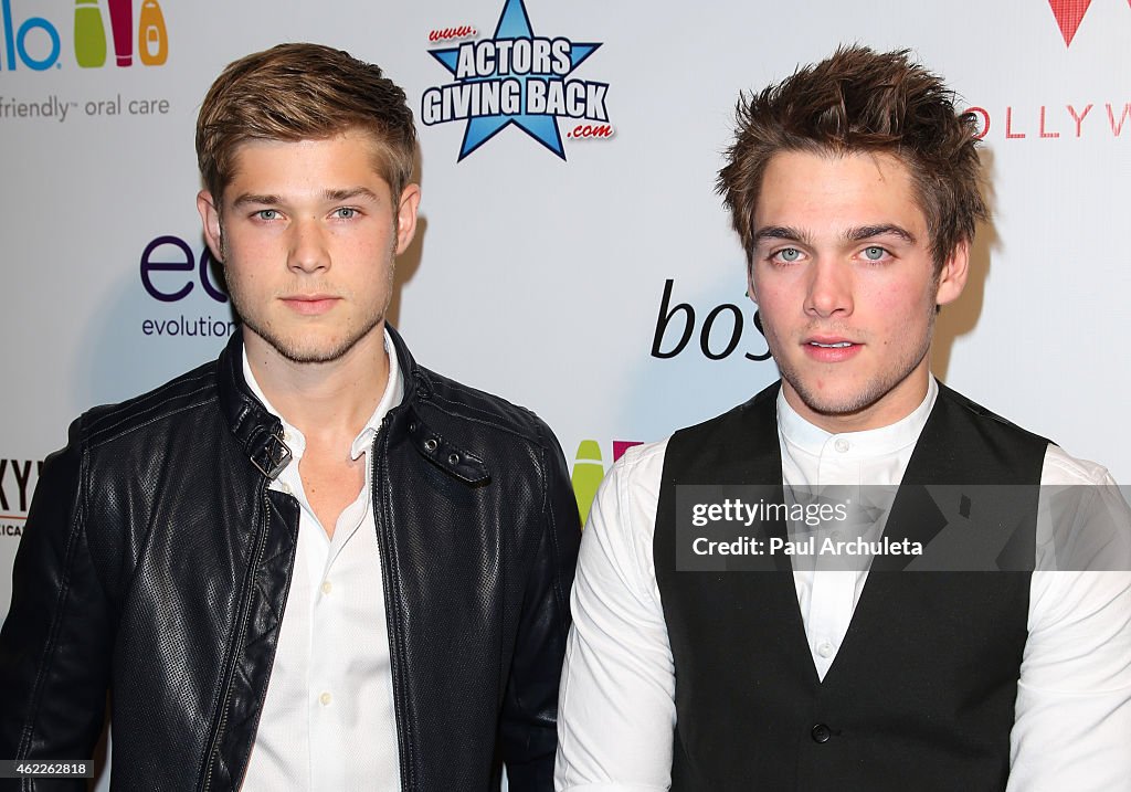 Actors Mason Dye And Dylan Sprayberry Attend Paris Berelc Sweet Fotografía De Noticias