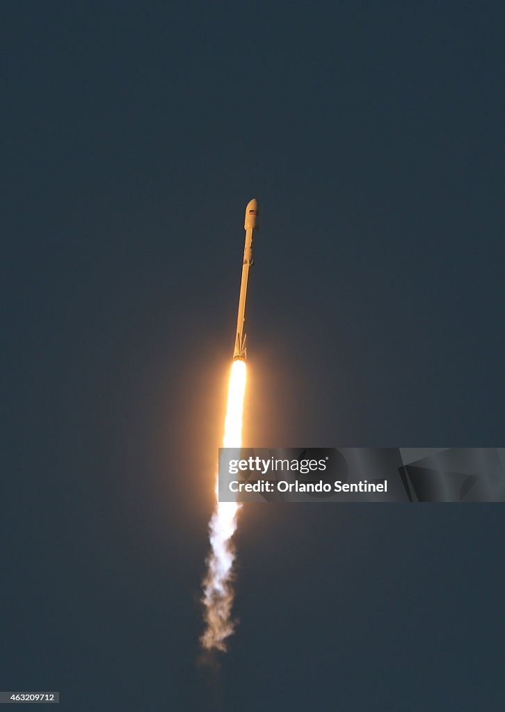 A Spacex Falcon9 Rocket Blasts Off The Launch Pad On Wednesday Feb