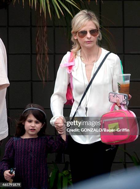 Sarah Michelle Gellar Daughter Photos And Premium High Res Pictures