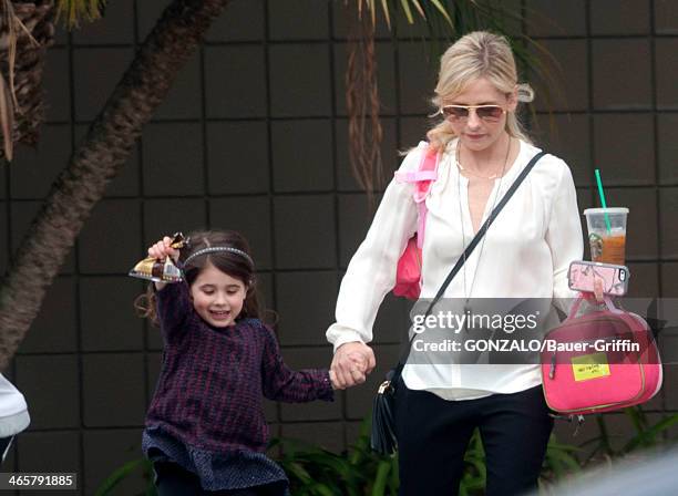 Sarah Michelle Gellar Daughter Stockfotos En Beelden Getty Images