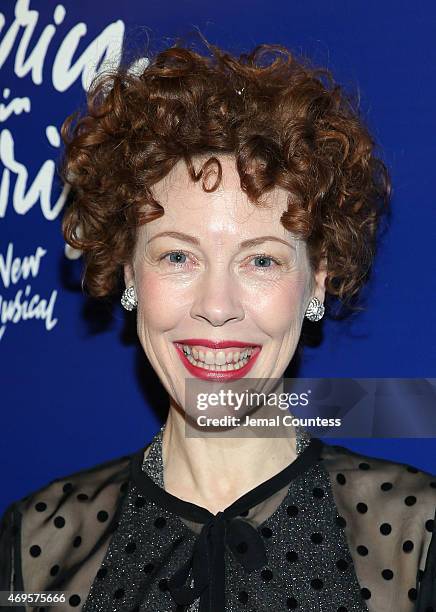 Actress Veanne Cox Photos And Premium High Res Pictures Getty Images