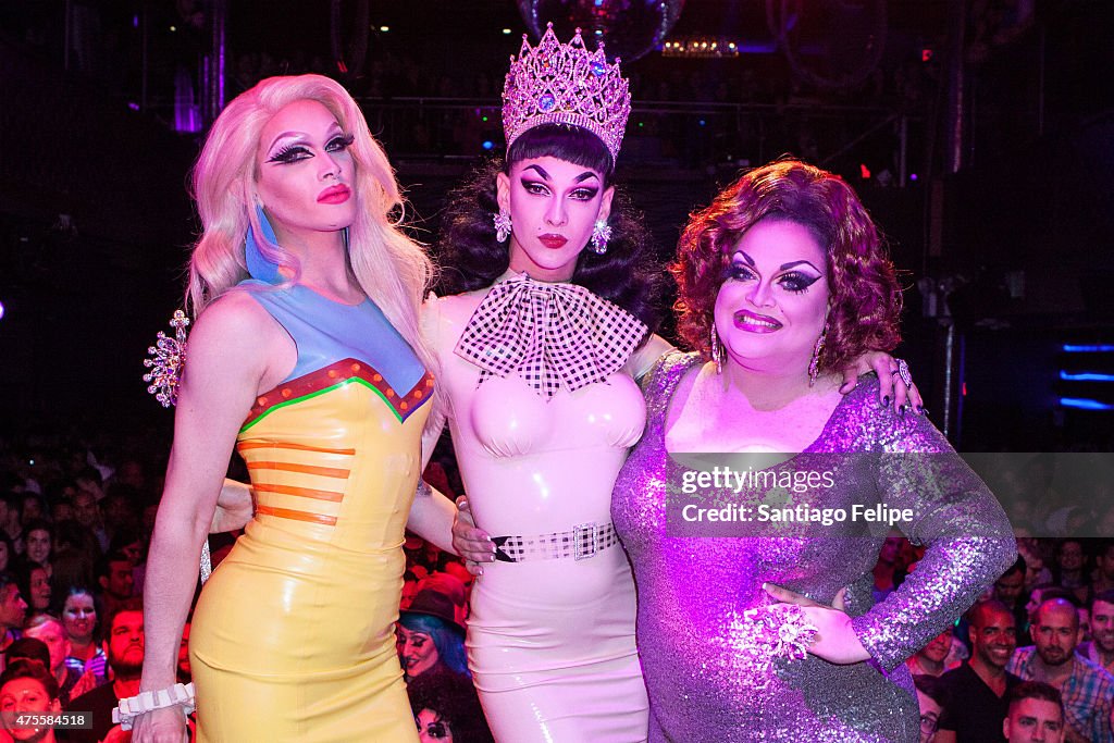 Winner Of Rupauls Drag Race Season 7 Violet Chachki With Pearl