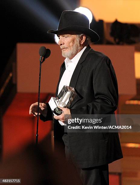 Acm Crystal Milestone Award Photos And Premium High Res Pictures