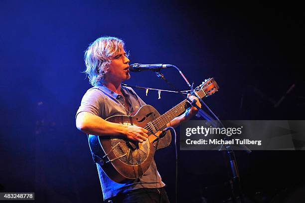 Johnny Flynn Musician Photos And Premium High Res Pictures Getty Images