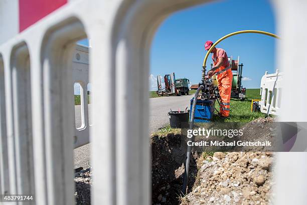 Fiber Optic Construction Photos And Premium High Res Pictures Getty
