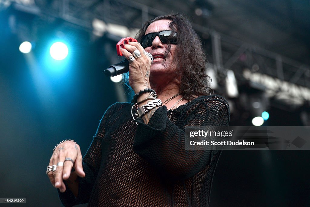 Singer Stephen Pearcy Of Ratt Performs Onstage At The Cathouse News