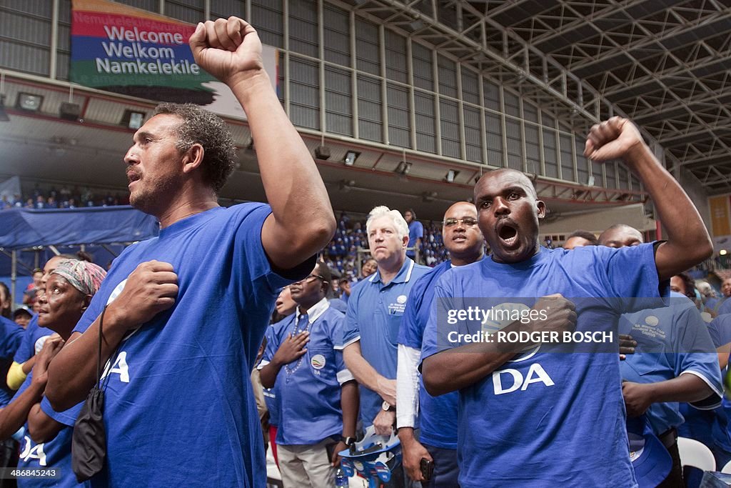 Supporters Of The Democratic Alliance The Main South African News