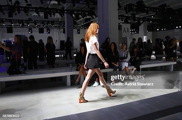 Tresemme At Rebecca Minkoff Runway Show Ss 16 Backstage Photos And