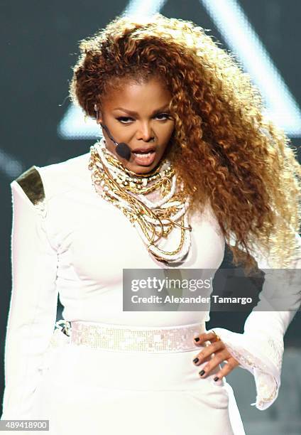 43 Janet Jackson Unbreakable World Tour Photos And High Res Pictures