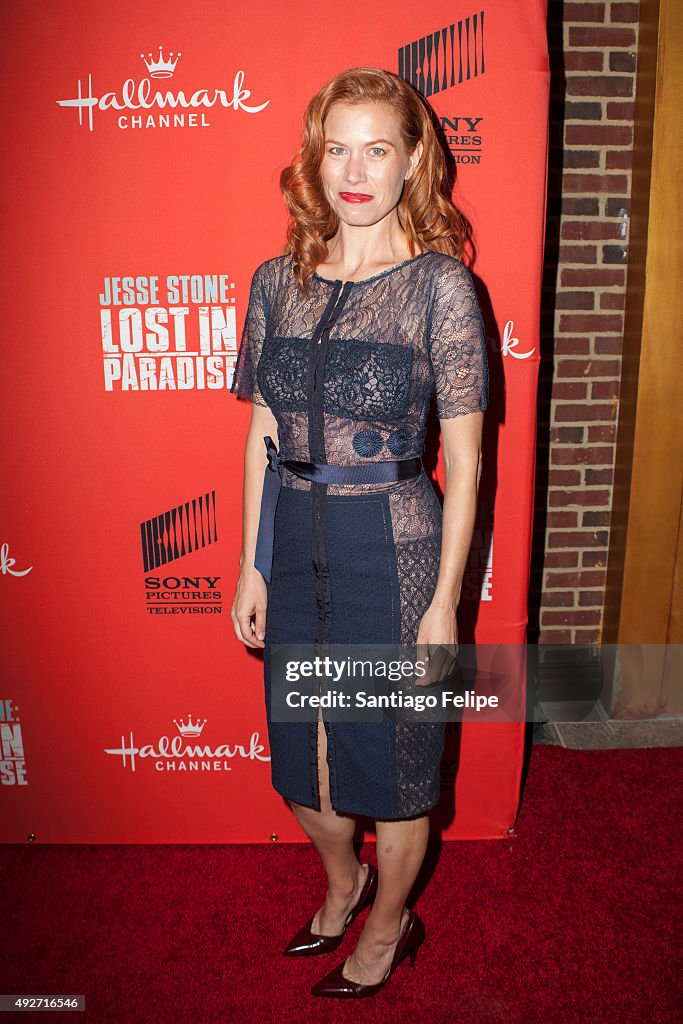 Kerri Smith Attends Jess Stone Lost In Paradise New York Premiere Nachrichtenfoto Getty