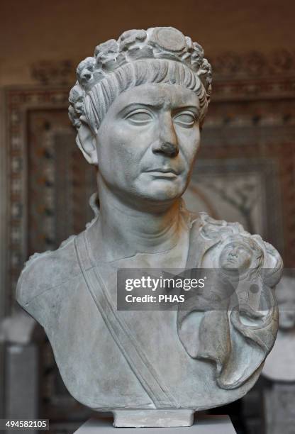 Roman Emperor Crown Fotografías E Imágenes De Stock Getty Images