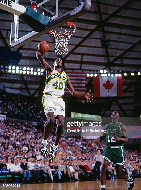 Shawn Kemp Photos And Premium High Res Pictures Getty Images