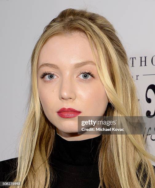 Hana Hayes Bella Photos And Premium High Res Pictures Getty Images