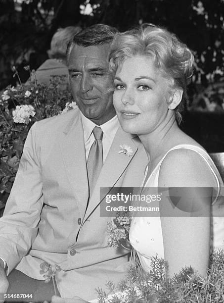 22 Fotos E Imágenes De Alta Resolución De Kim Novak And Cary Grant