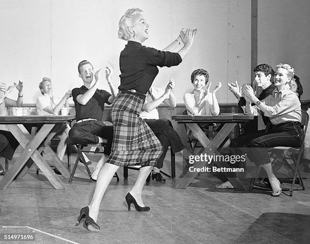 698 Betty Grable Photos And High Res Pictures Getty Images