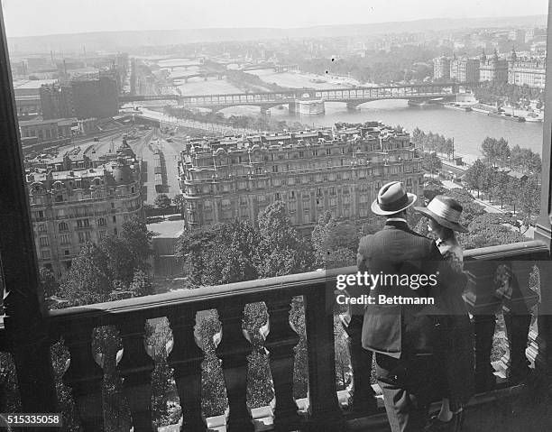 Couple Spooning Photos Et Images De Collection Getty Images