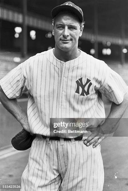 Lou Gehrig Baseball Photos And Premium High Res Pictures Getty Images