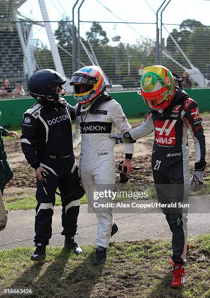 205 Fernando Alonso Crashes At The Australian F1 Grand Prix Stock