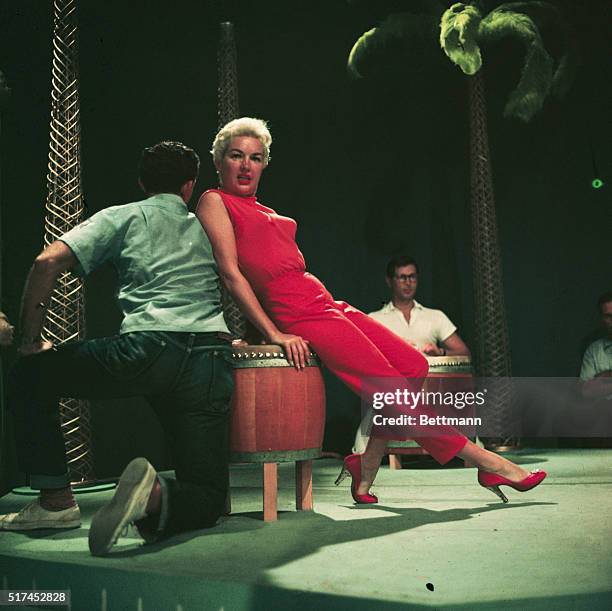 Betty Grable Photos Photos And Premium High Res Pictures Getty Images