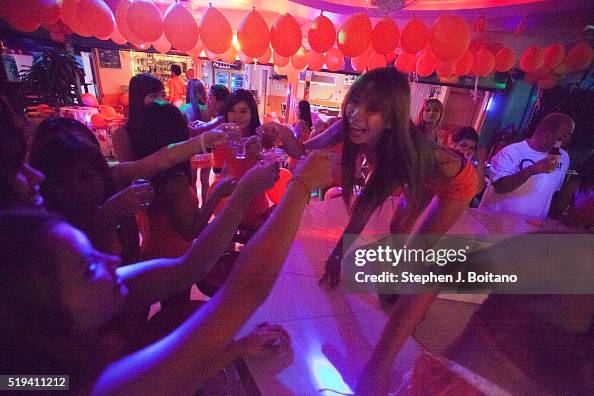 Women Toast With Shots At A Bar Girl Bar In Lamai Beach On Ko Samui News Photo Getty Images
