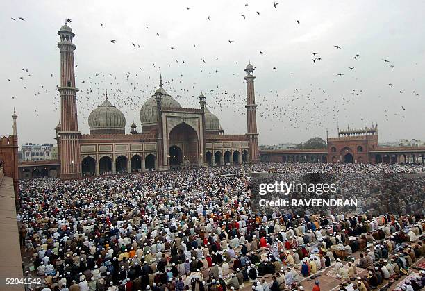 30 Muslims Across The World Celebrate Eid Al Azha Stock Photos, High ... 30 Muslims Across The World Celebrate Eid Al Azha Stock Photos, High ...