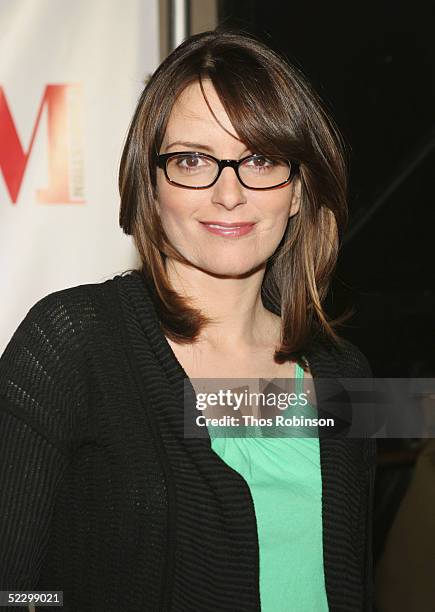 Tina Fey Glasses Photos And Premium High Res Pictures Getty Images