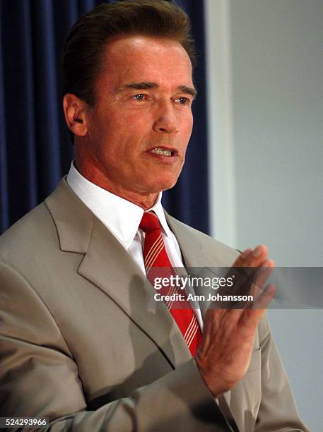 Governor Schwarzenegger Meets With Homeland Security Secretary Ridge